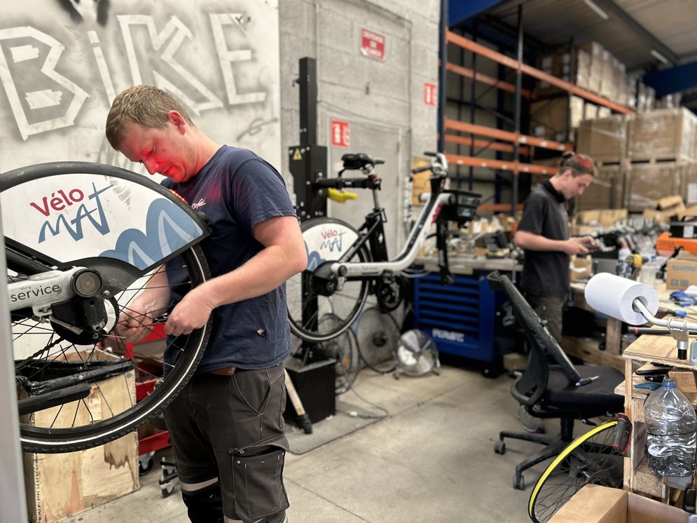 Des stations à l’atelier, le quotidien sportif d’Antoine, le mécano des ...